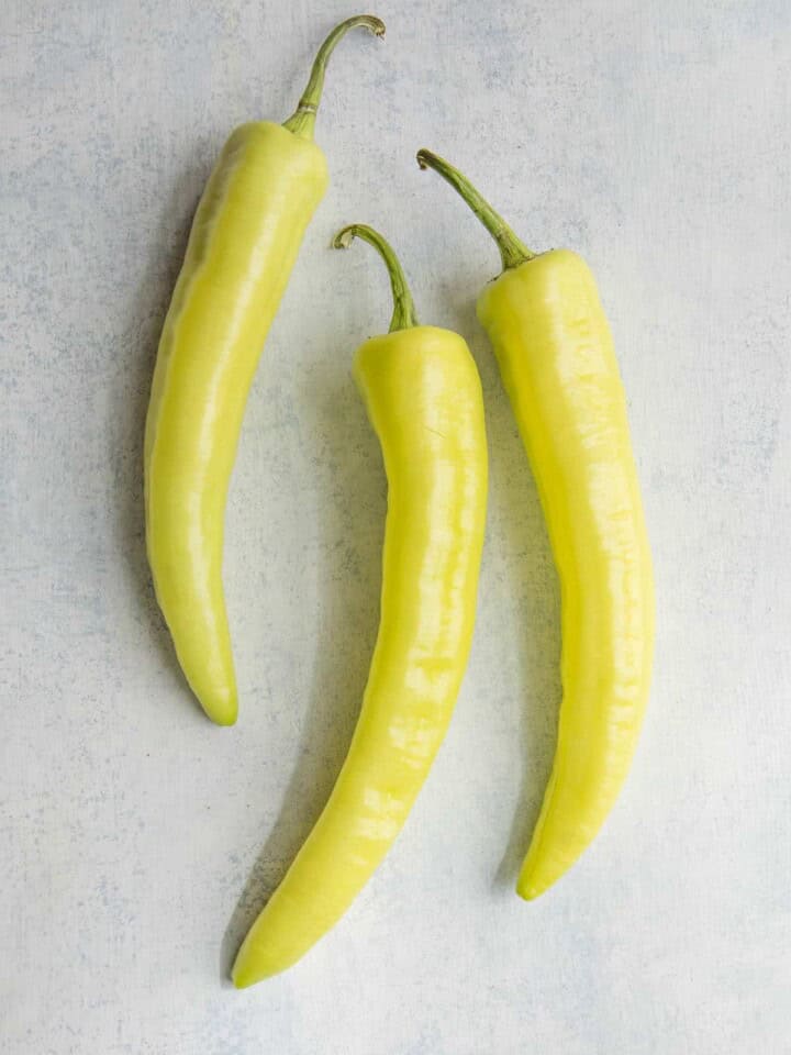 Medium Chili Peppers - list of chili peppers and their heat levels ...