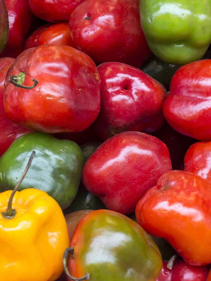 Medium-Hot Spicy Chili Peppers - list of spicy chili peppers by heat ...