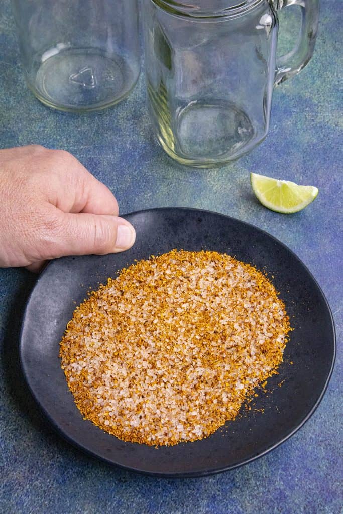 Michelada Recipe - Spicy Mexican Beer and Tomato Juice Cocktail - Chili ...
