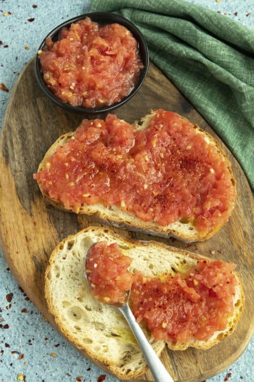 Pan con Tomate (Spanish Tomato Bread) - Chili Pepper Madness