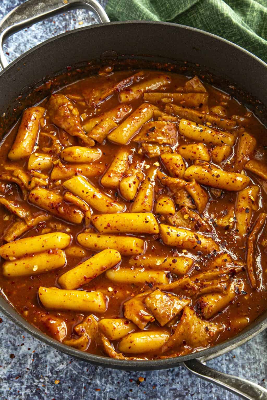 Tteokbokki Recipe (Spicy Korean Rice Cakes) - Chili Pepper Madness