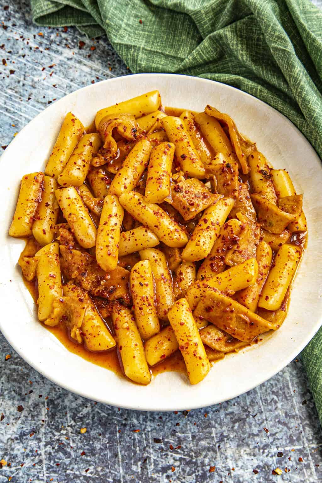 Tteokbokki Recipe (Spicy Korean Rice Cakes) - Chili Pepper Madness