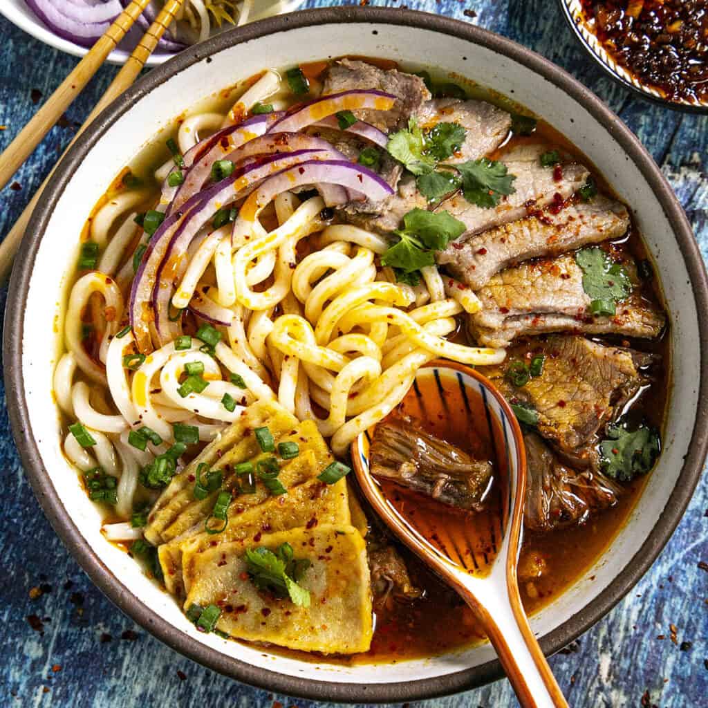 Bun Bo Hue Recipe (Spicy Vietnamese Noodle Soup) - Chili Pepper Madness