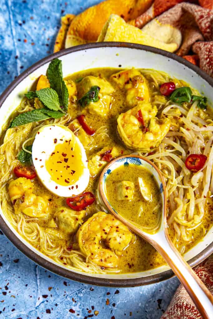 Laksa Recipe (Coconut Curry Laksa) - Chili Pepper Madness