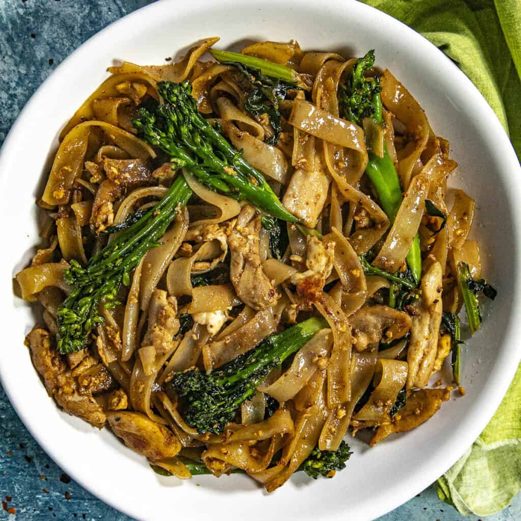 Pad See Ew Recipe (Stir Fried Thai Noodles) - Chili Pepper Madness