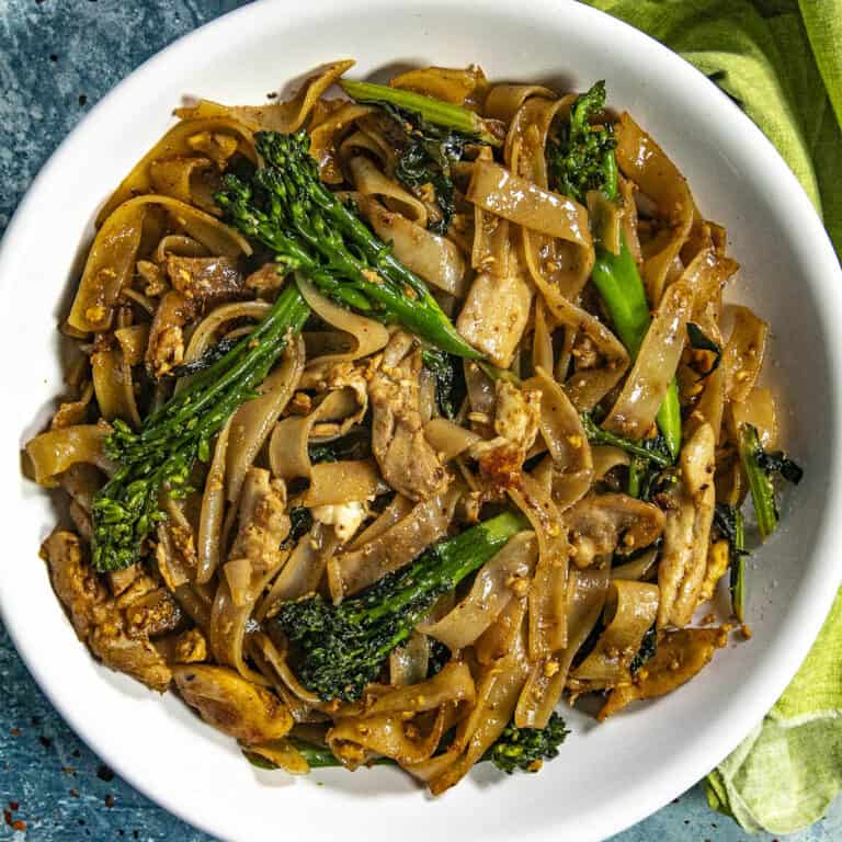 Pad See Ew Recipe (Stir Fried Thai Noodles) - Chili Pepper Madness