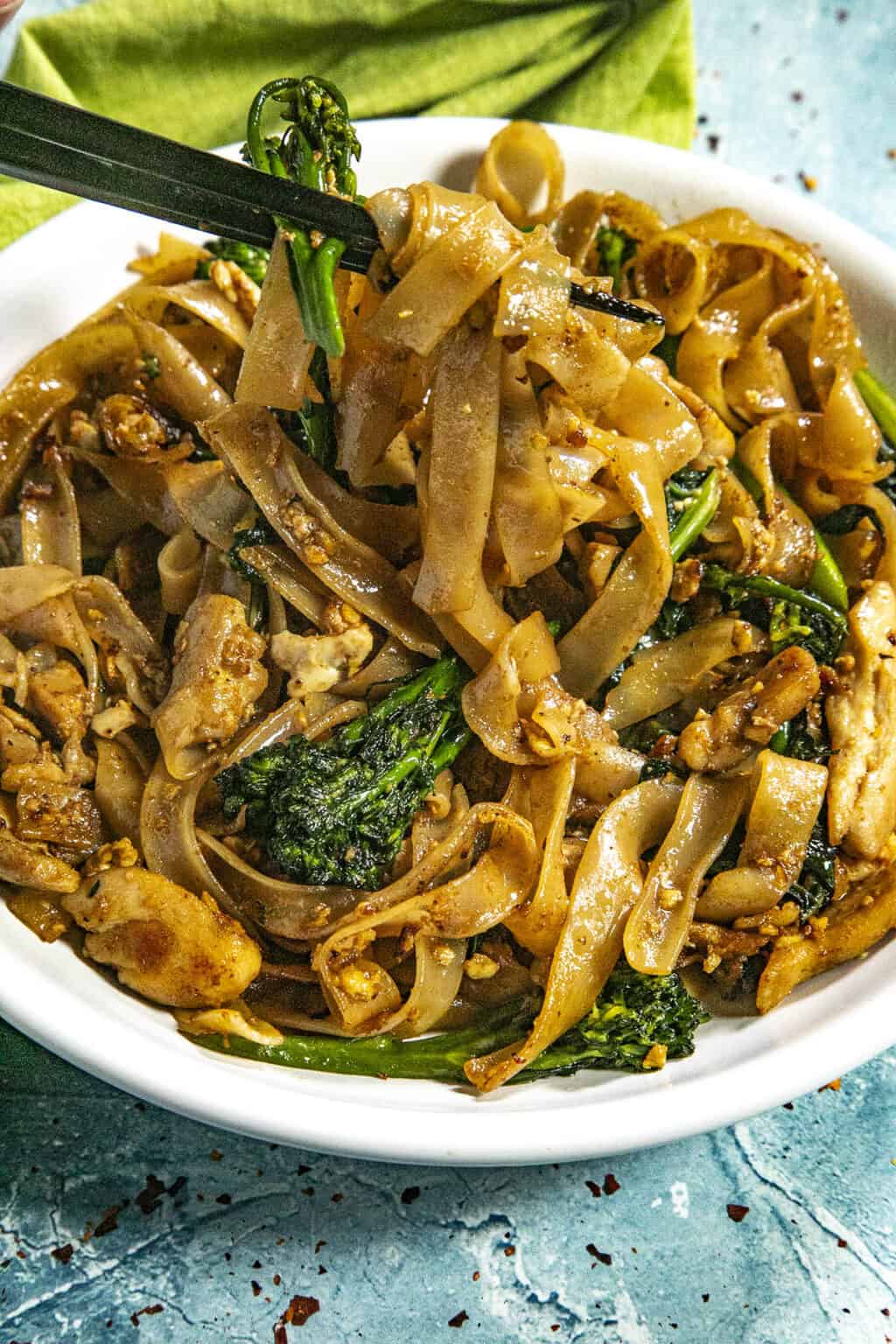 Pad See Ew Recipe (Stir Fried Thai Noodles) - Chili Pepper Madness