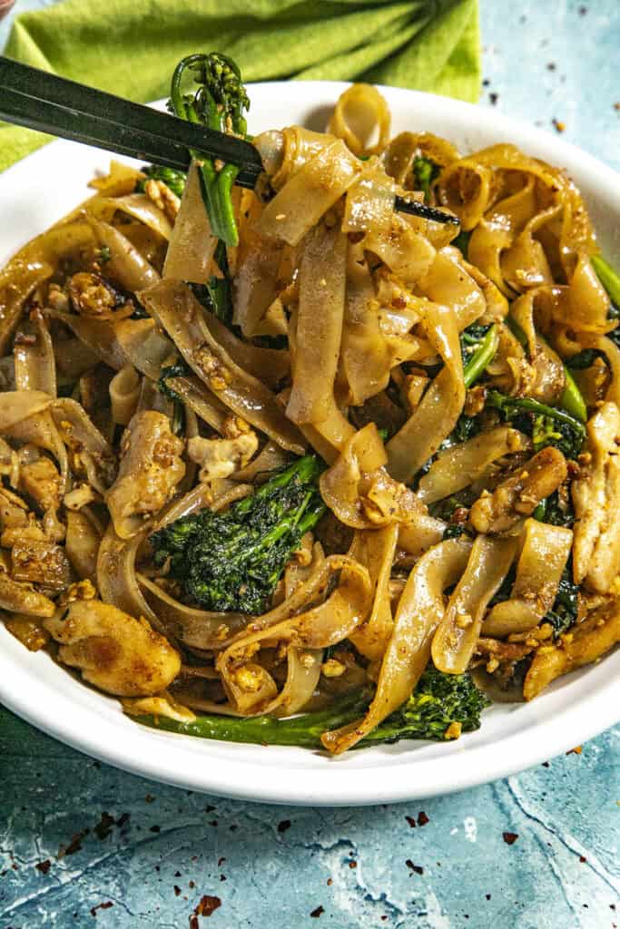 Pad See Ew Recipe (Stir Fried Thai Noodles) - Chili Pepper Madness