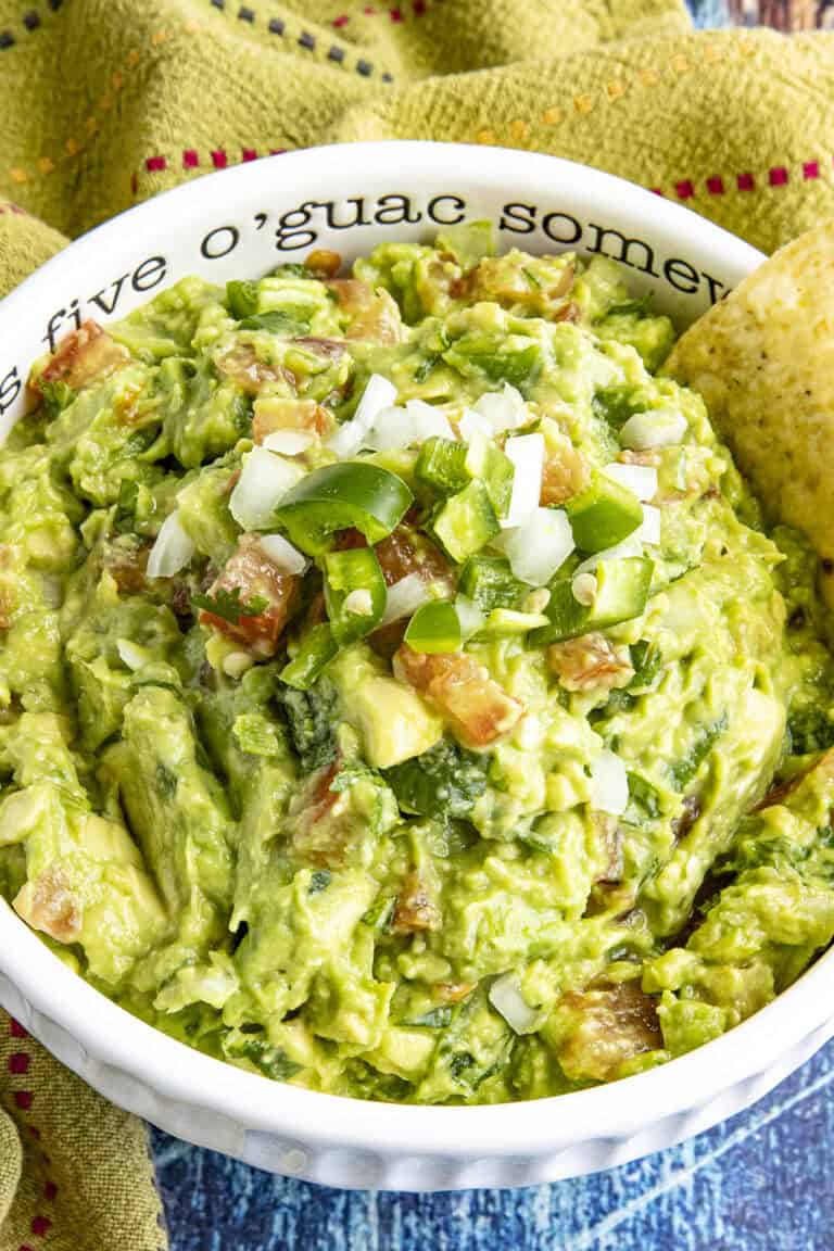 Classic Guacamole Recipe (Restaurant Style) - Chili Pepper Madness