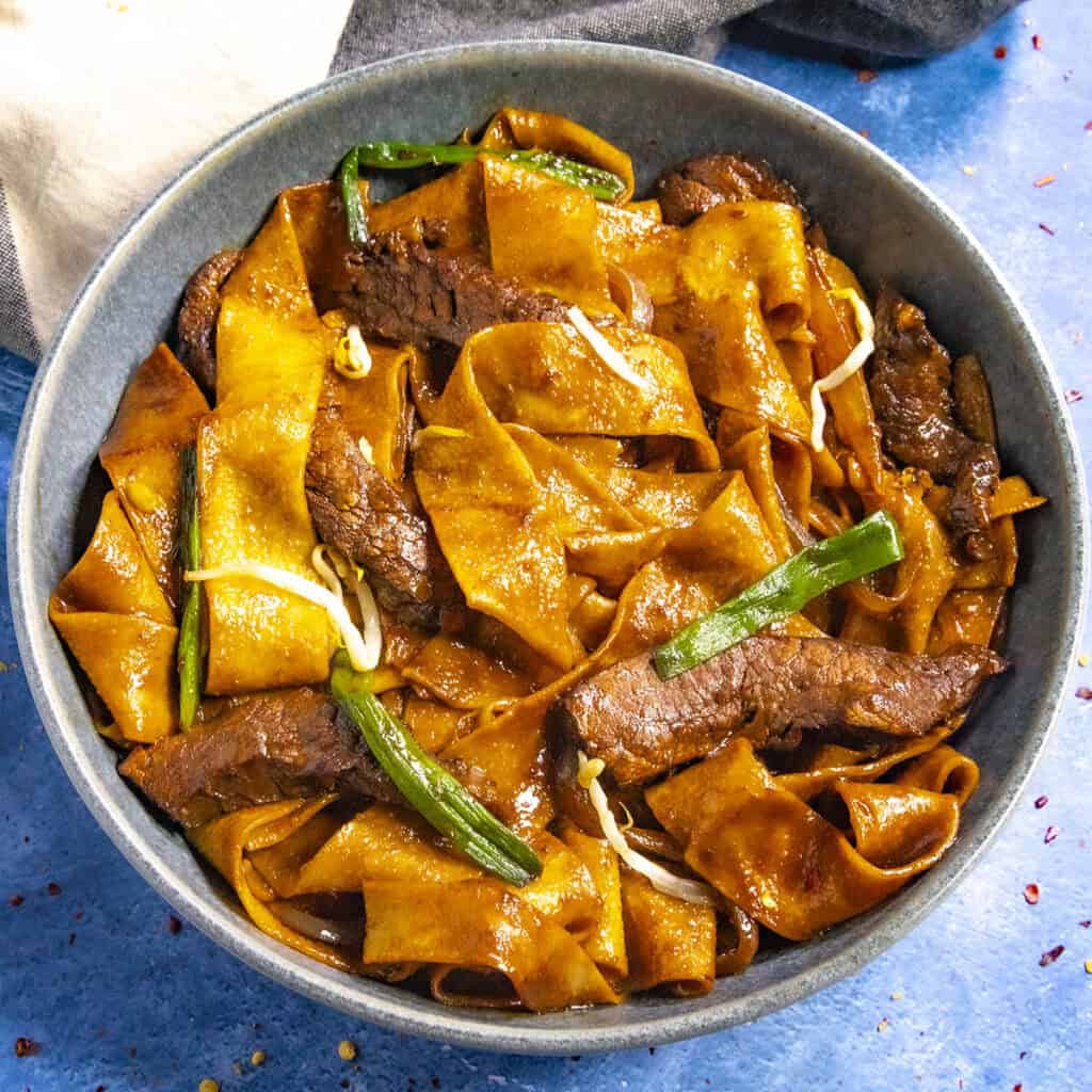 Beef Chow Fun (Chow Ho Fun) - Chili Pepper Madness