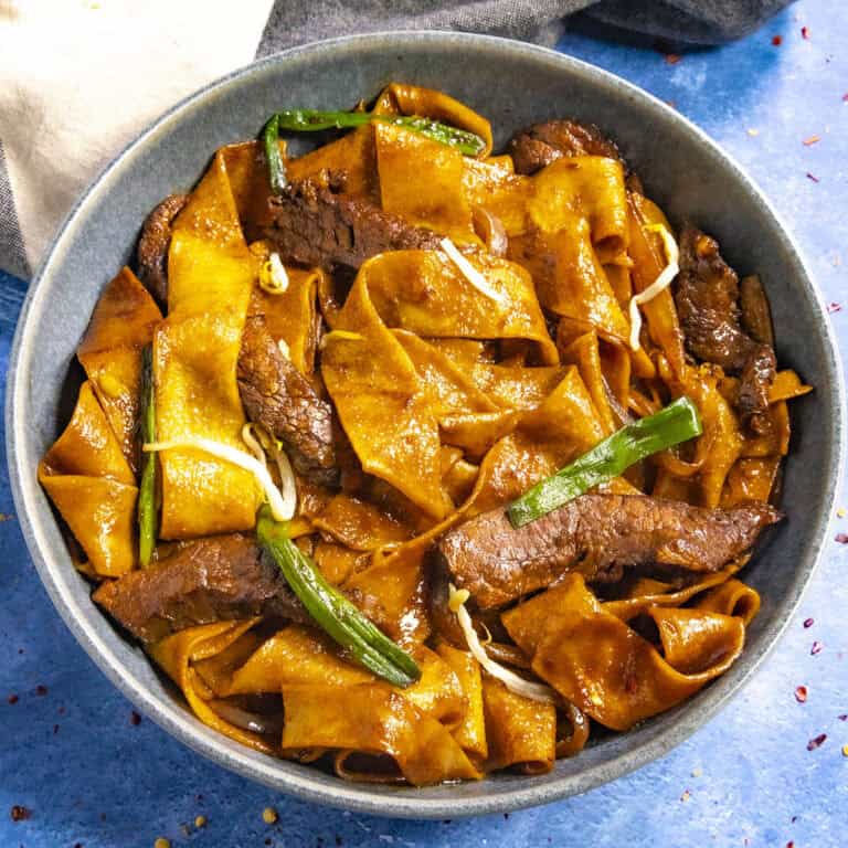 Beef Chow Fun (Chow Ho Fun) - Chili Pepper Madness